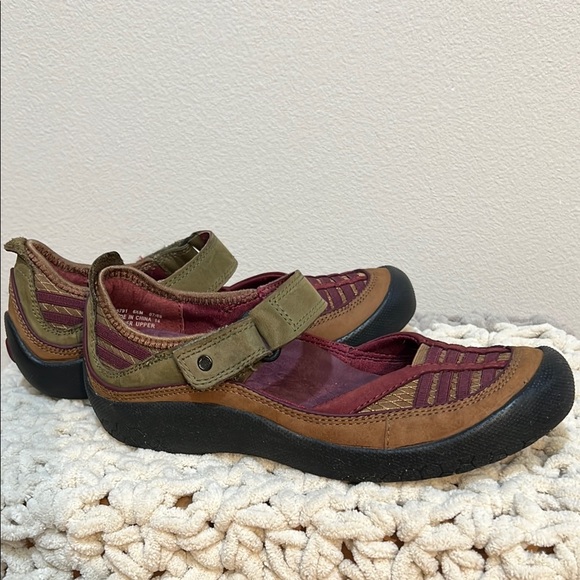 Privo | Shoes | Privo Brown And Green Mary Jane Flats With Velcro Strap ...